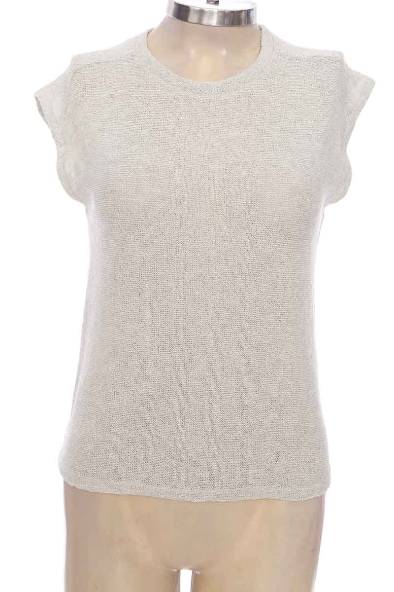 Top / Camiseta color Plateado - Zara | Closeando