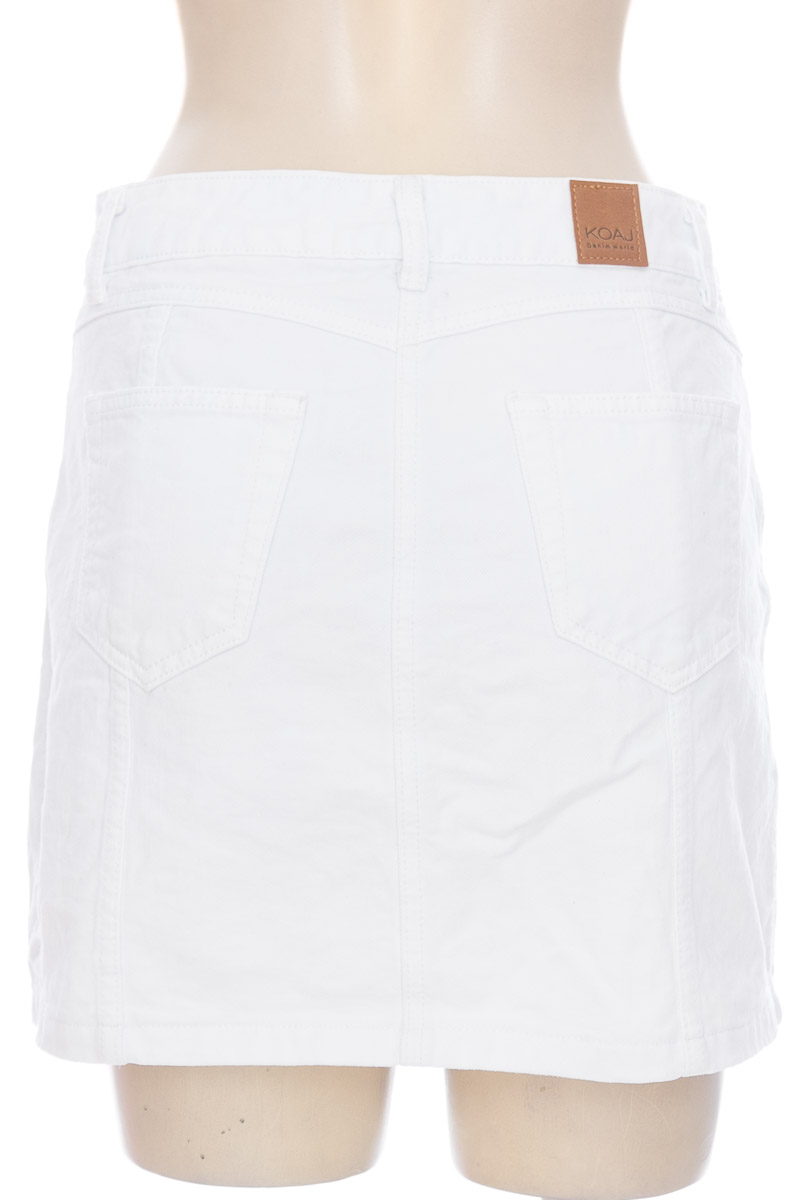 Falda color Blanco - Koaj | Closeando