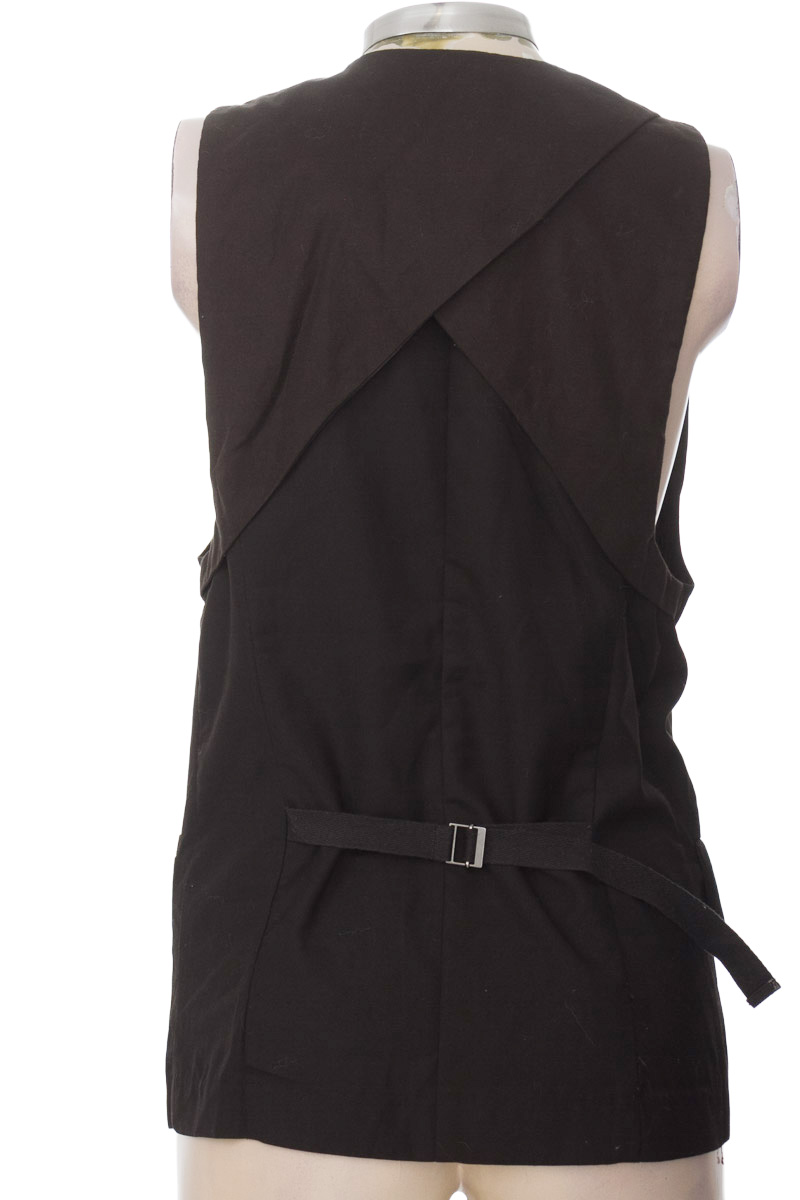 Chaqueta / Abrigo color Negro - Meters / Bonwe | Closeando