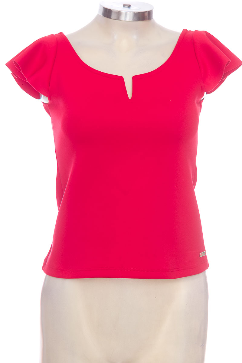 Top / Camiseta color Rojo - Sara´s | Closeando