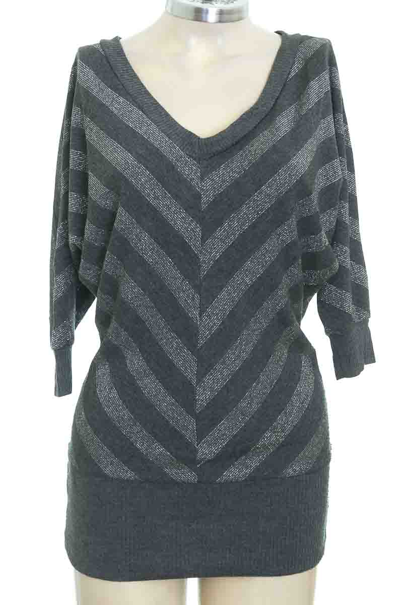 Sweater color Gris - Studio F talla M de Segunda Mano | Closeando