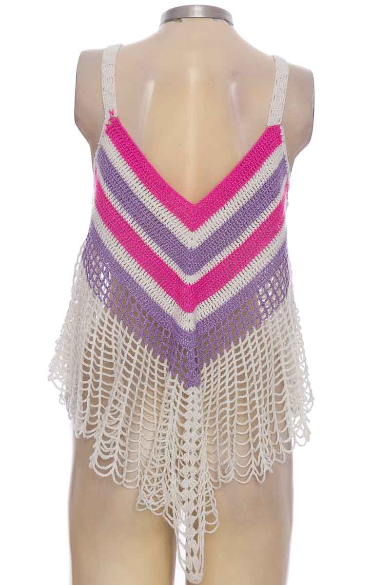 Top / Camiseta color Rosado - Closeando talla Única de Segunda Mano ...