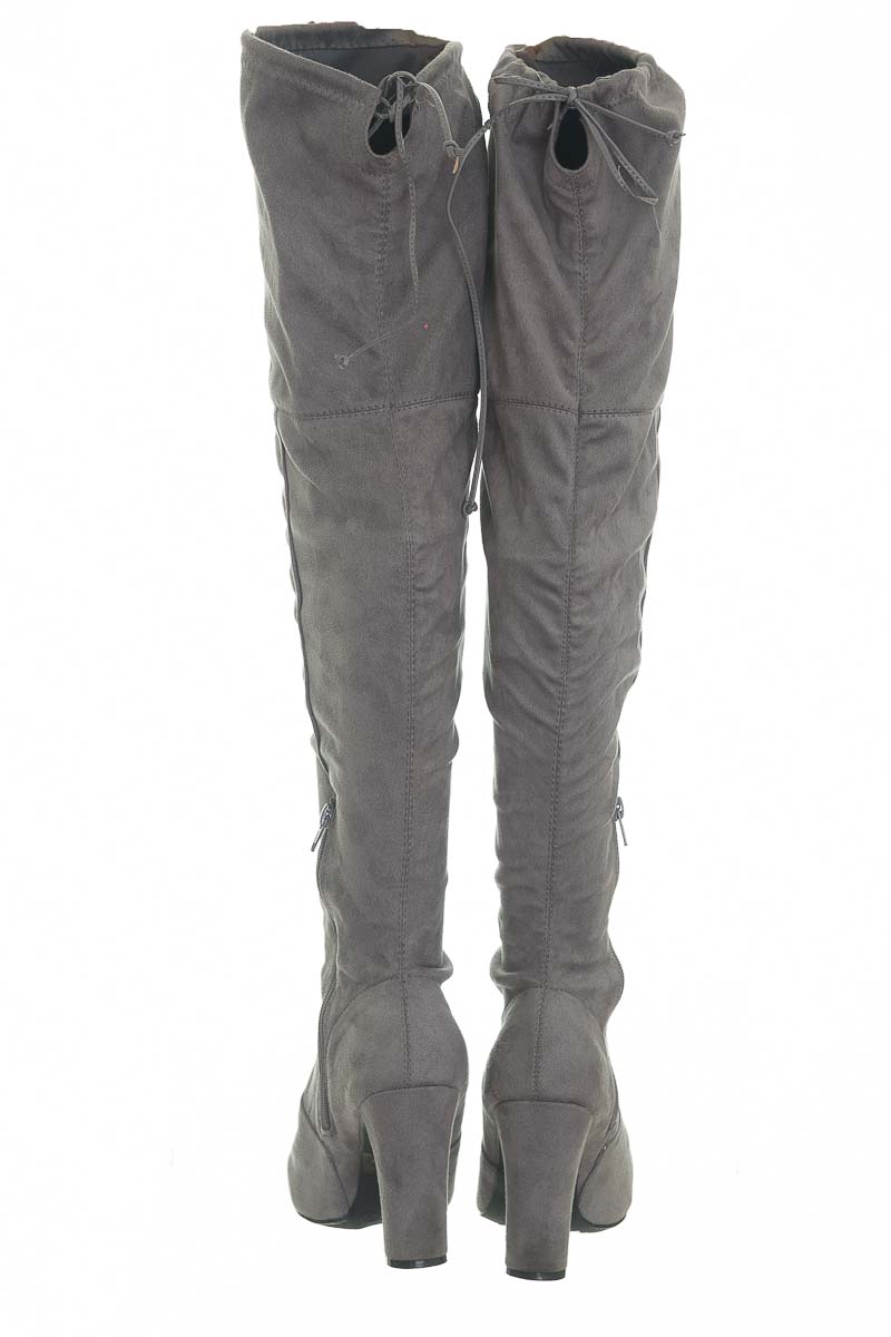 Zapatos color Gris - Wild Diva talla 9 de Segunda Mano | Closeando