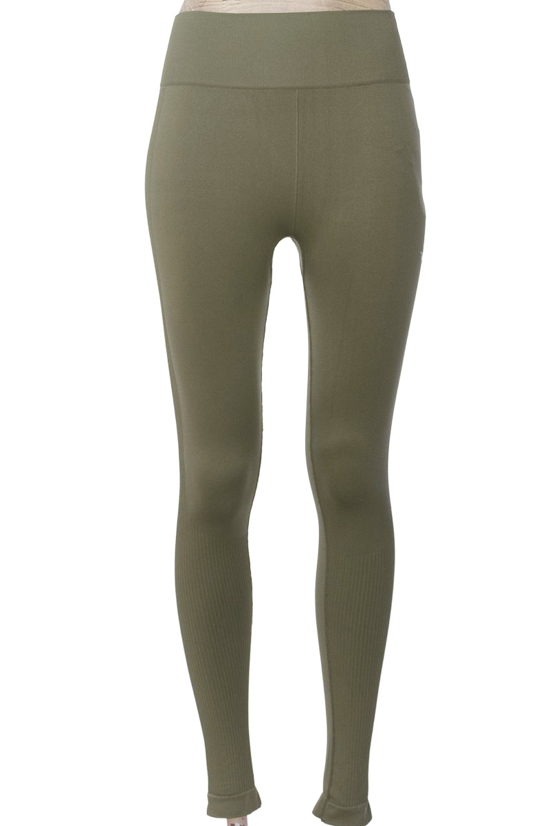 Ropa Deportiva / Salida de Baño color Verde - MINISO | Closeando