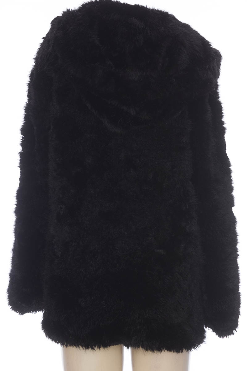 Chaqueta / Abrigo color Negro - Zara | Closeando