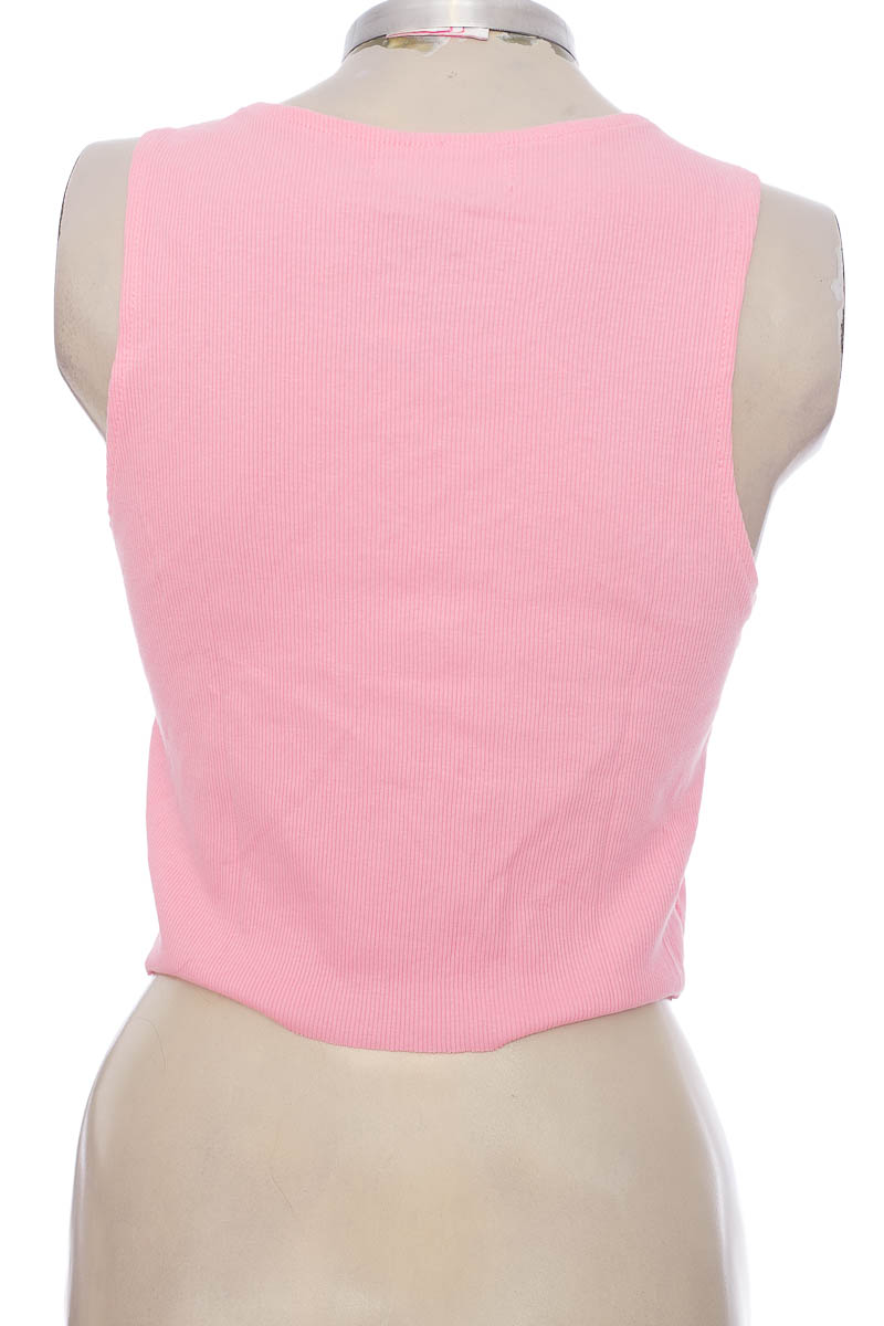 Top / Camiseta color Rosado - Pull & Bear talla L de Segunda Mano ...