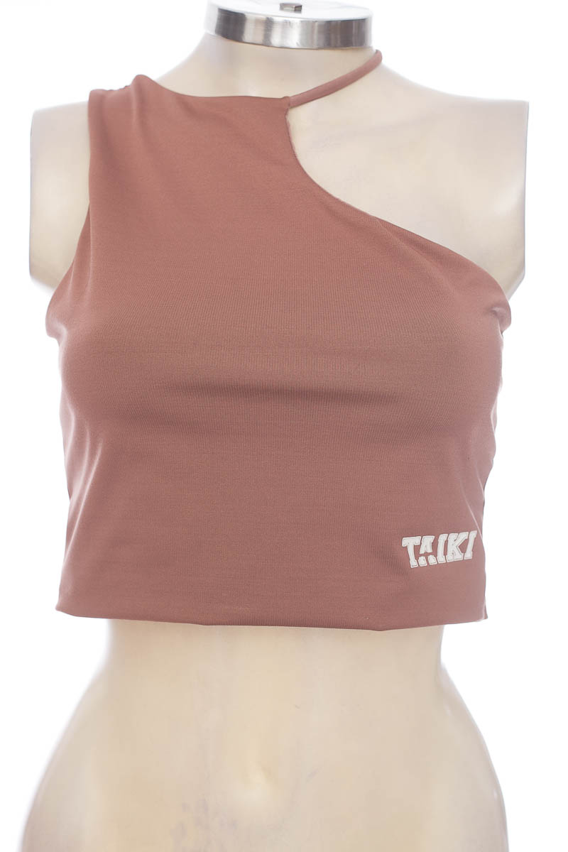 Ropa Deportiva / Salida de Baño color Rosado - Taiki | Closeando