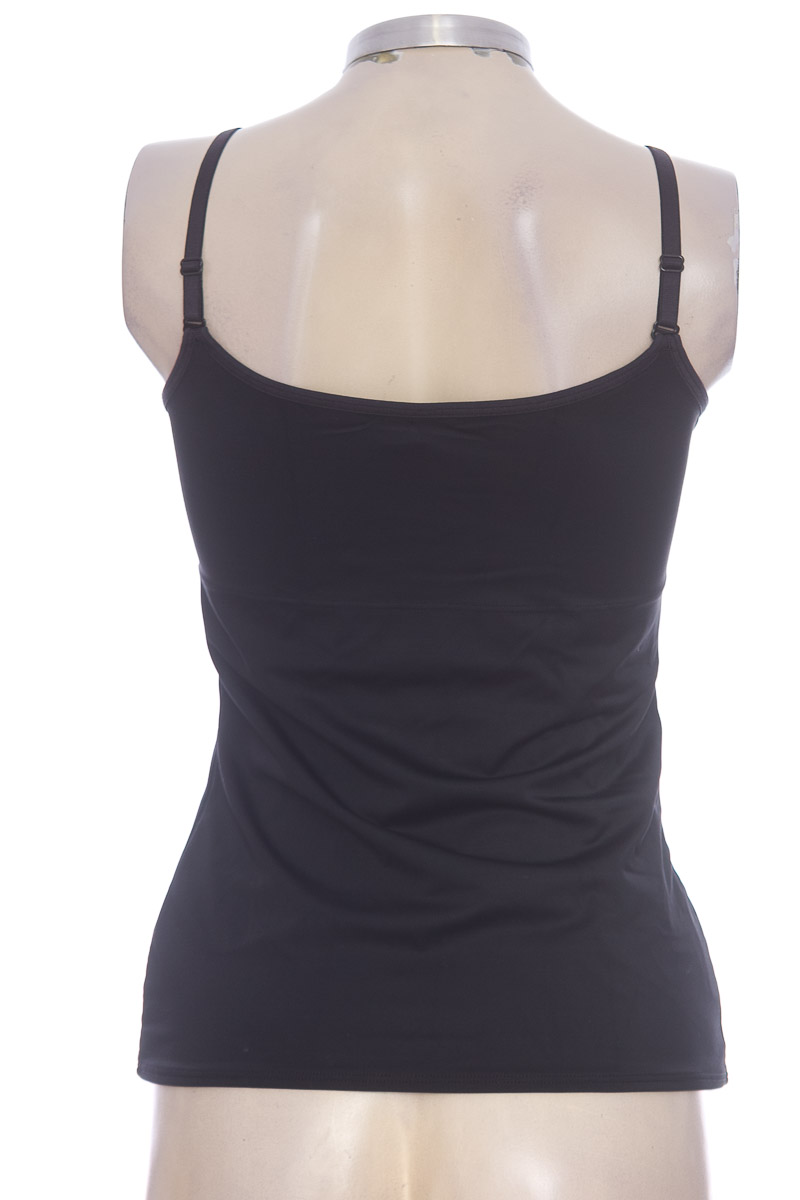 Top / Camiseta color Negro - Leonisa | Closeando