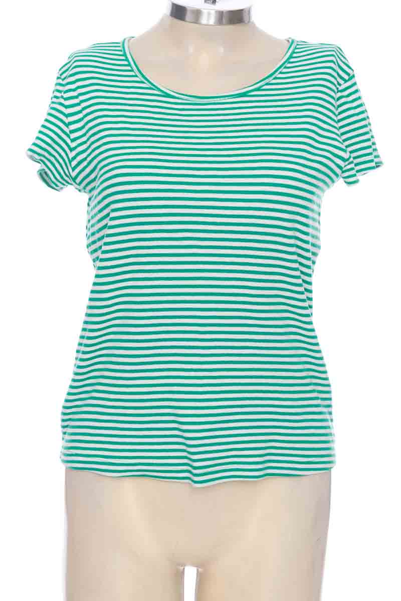 Top / Camiseta color Verde - Gef | Closeando