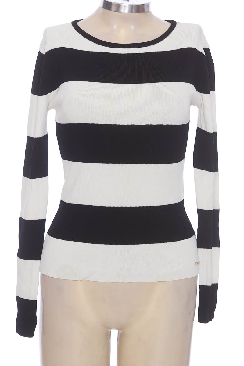 Sweater color Negro - Studio F | Closeando