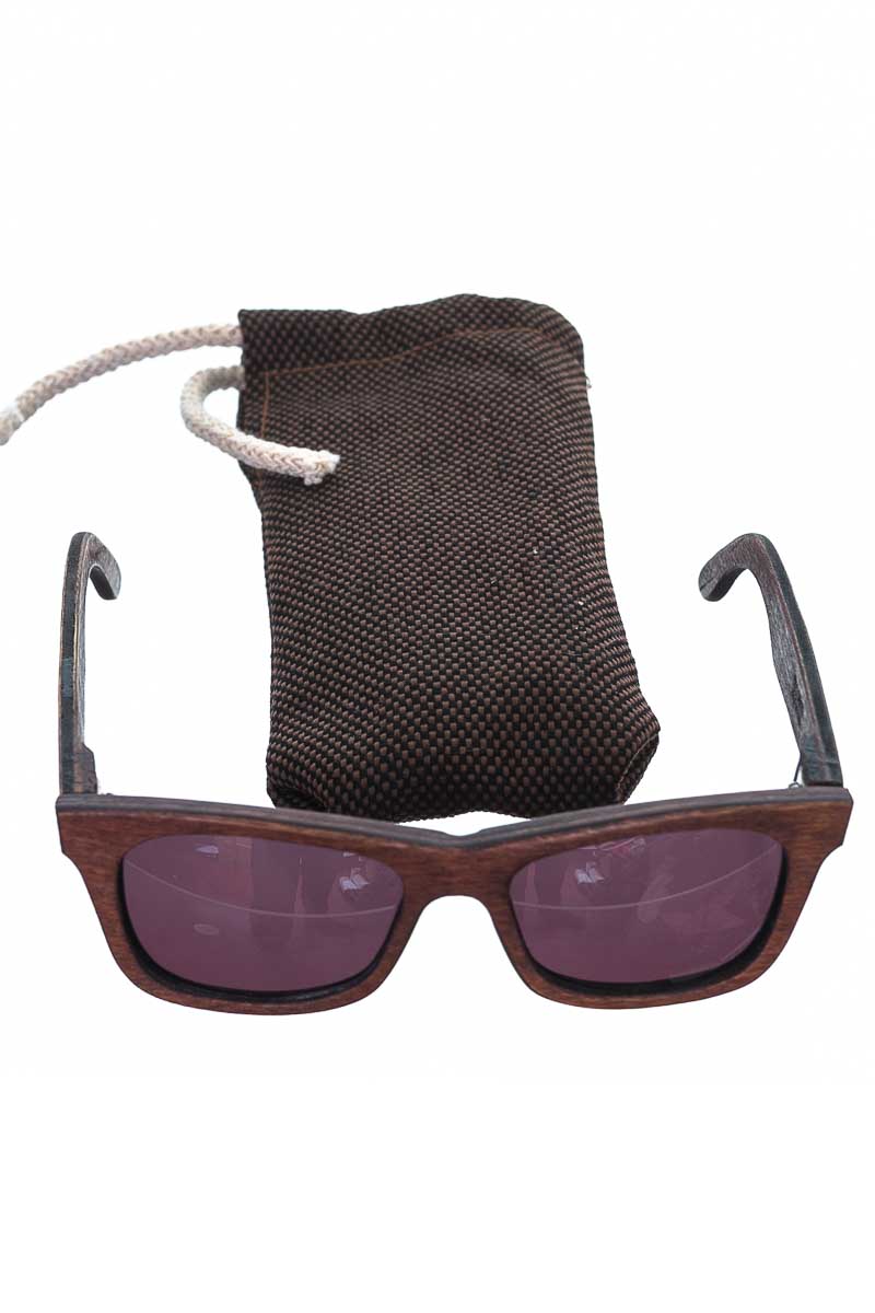 Accesorios color Café - PALO SANTO | Closeando