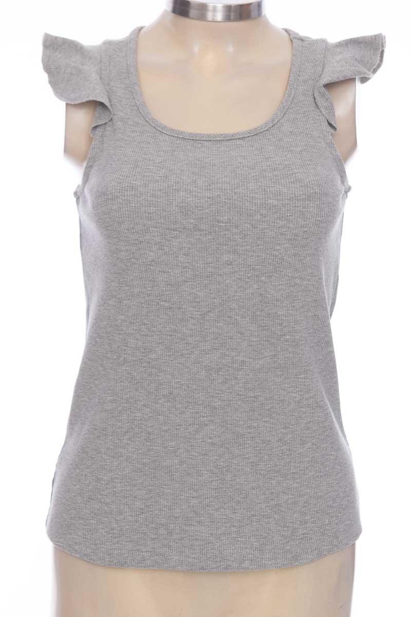 Top / Camiseta color Gris - Pacífika talla XS de Segunda Mano | Closeando