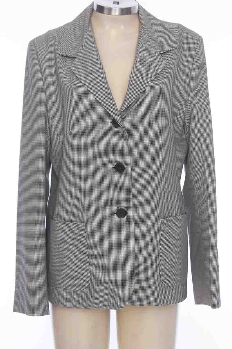 Chaqueta / Abrigo color Negro - Dazari Couture | Closeando