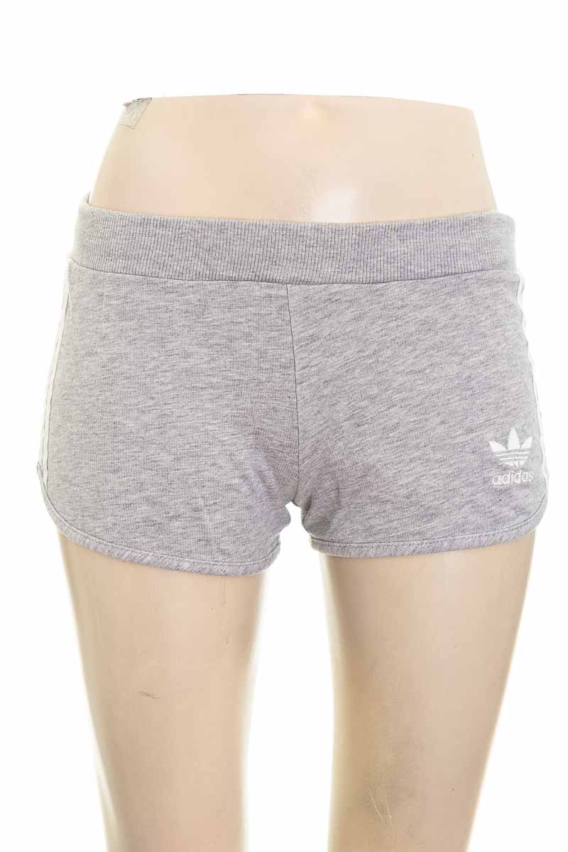 Short color Gris - Adidas | Closeando