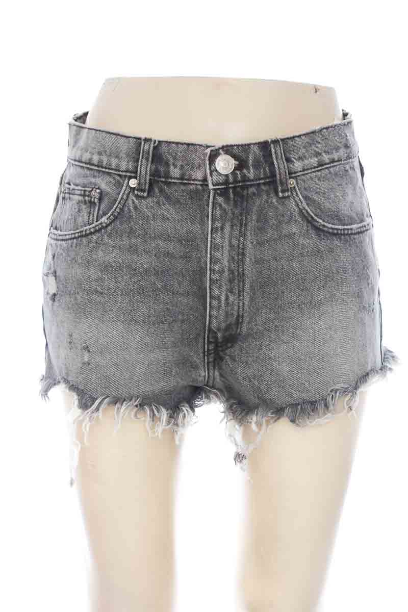 Short color Gris - Zara | Closeando