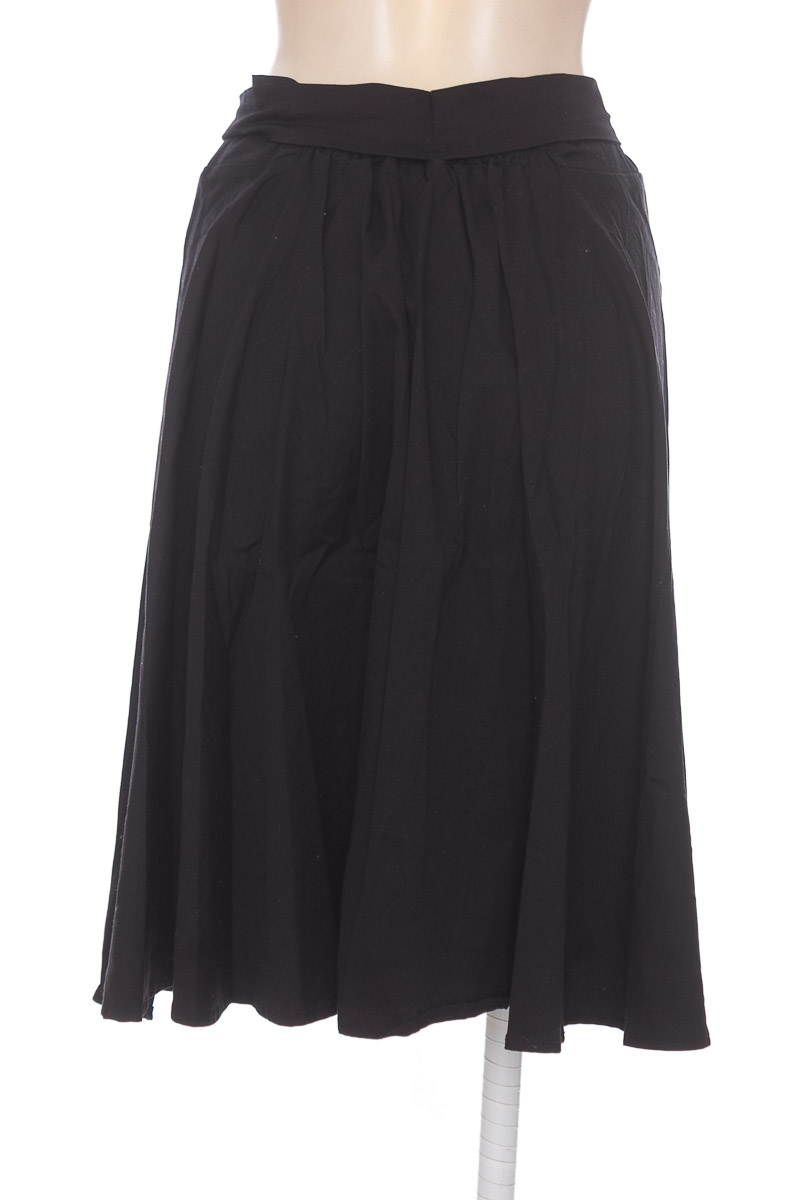 Falda color Negro - Iluminada | Closeando