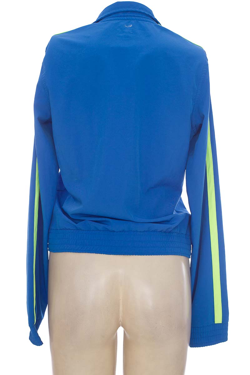 Ropa Deportiva / Salida de Baño color Azul - Wkd | Closeando