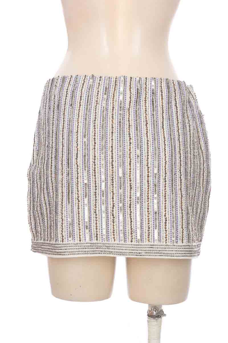 Falda color Blanco - Zara | Closeando