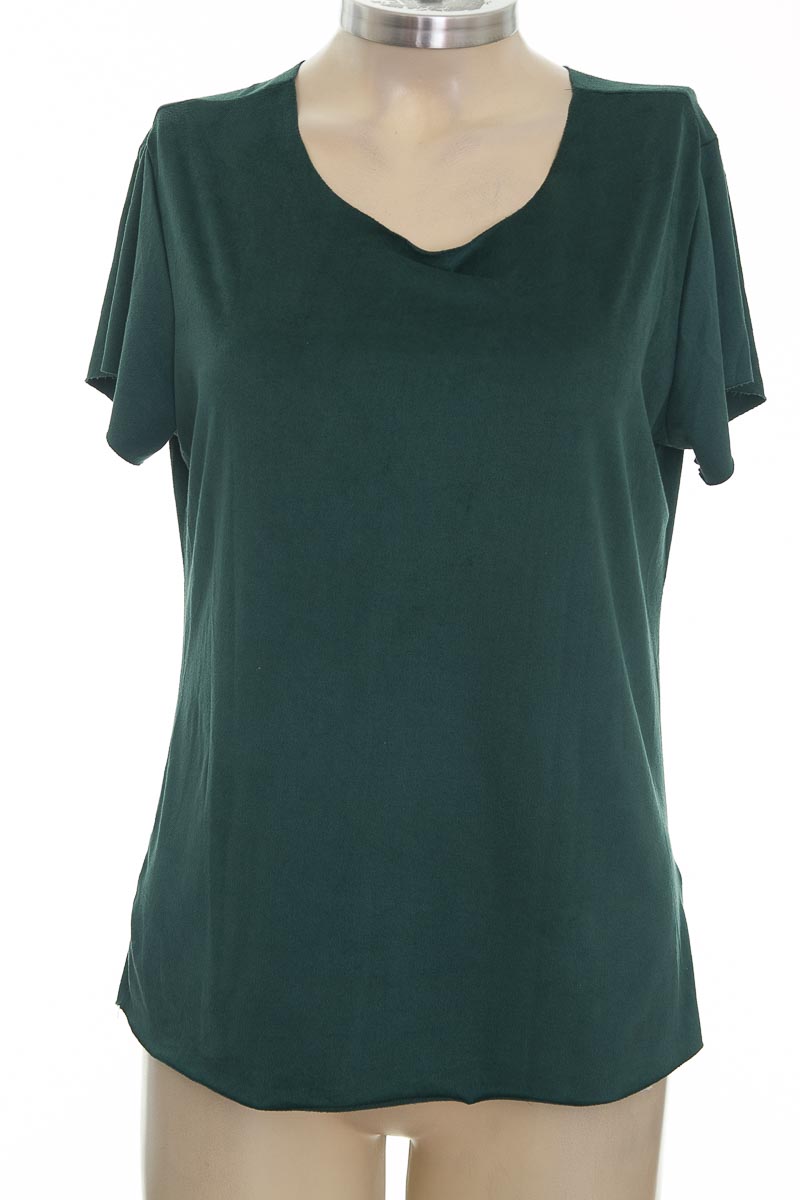 Top / Camiseta color Verde - Cris Moda | Closeando