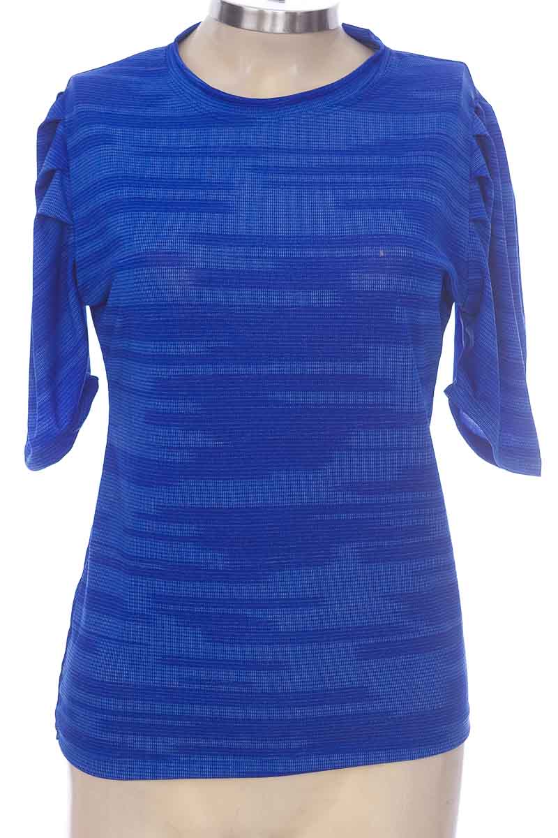Top / Camiseta color Azul - ML. | Closeando